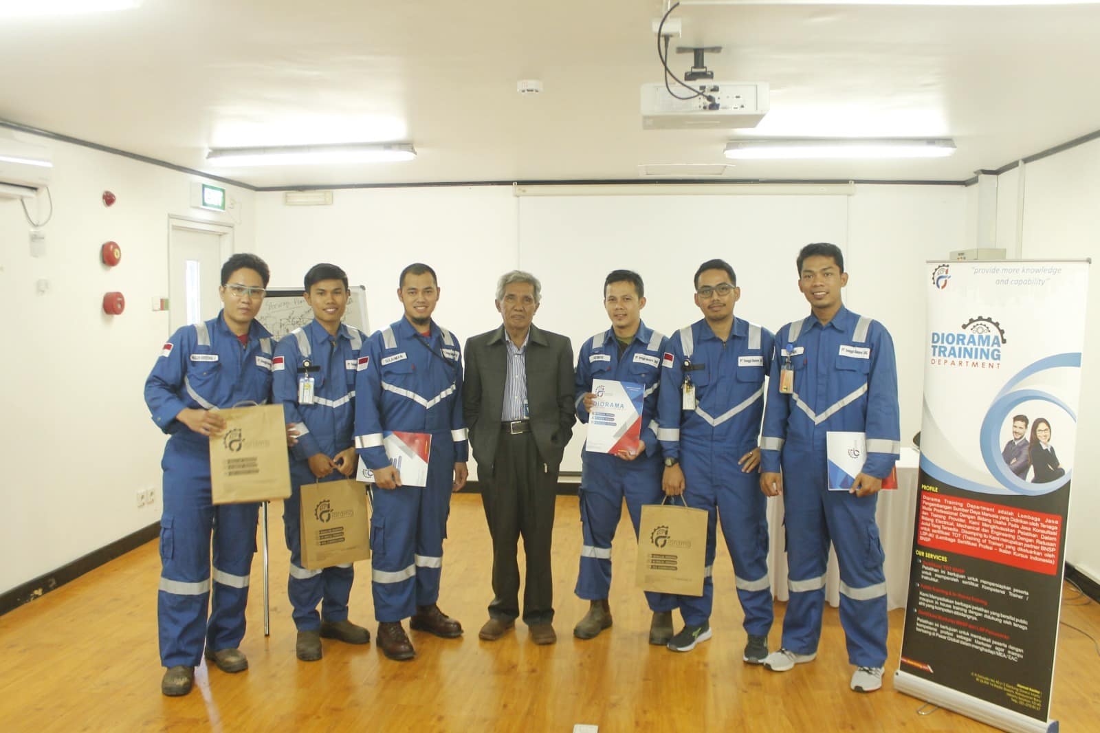 Training-Loading-Master-Terbaru | Diorama Training Department